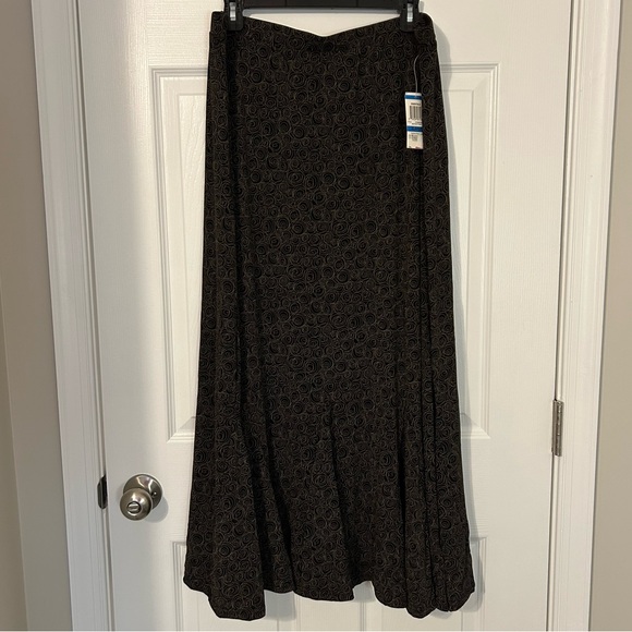 JM Collection | Skirts | Jm Collection Rose Print Midi Skirt Nwt Xl ...